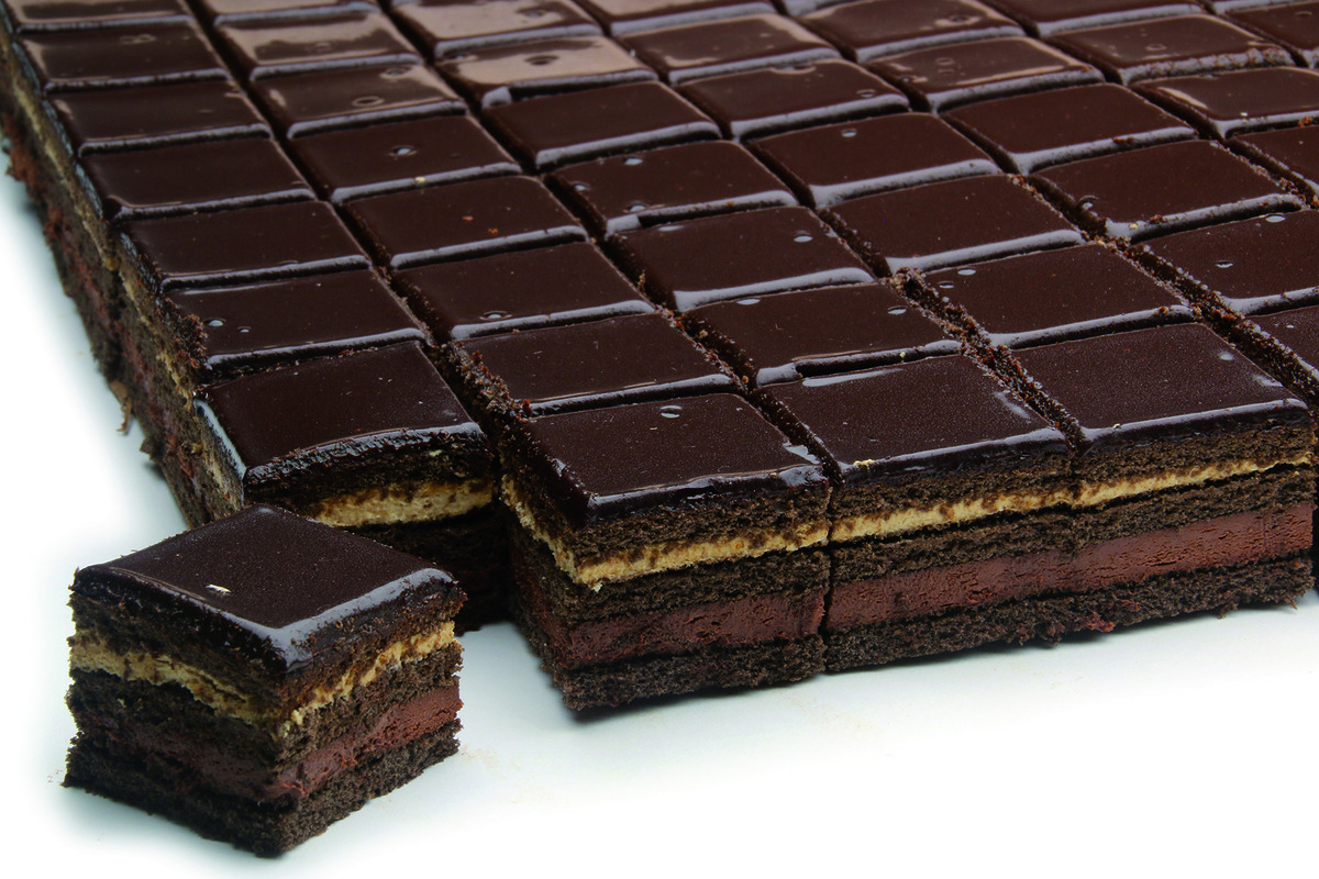Destiny Chocolate Opera Cake Bitar - Innnes